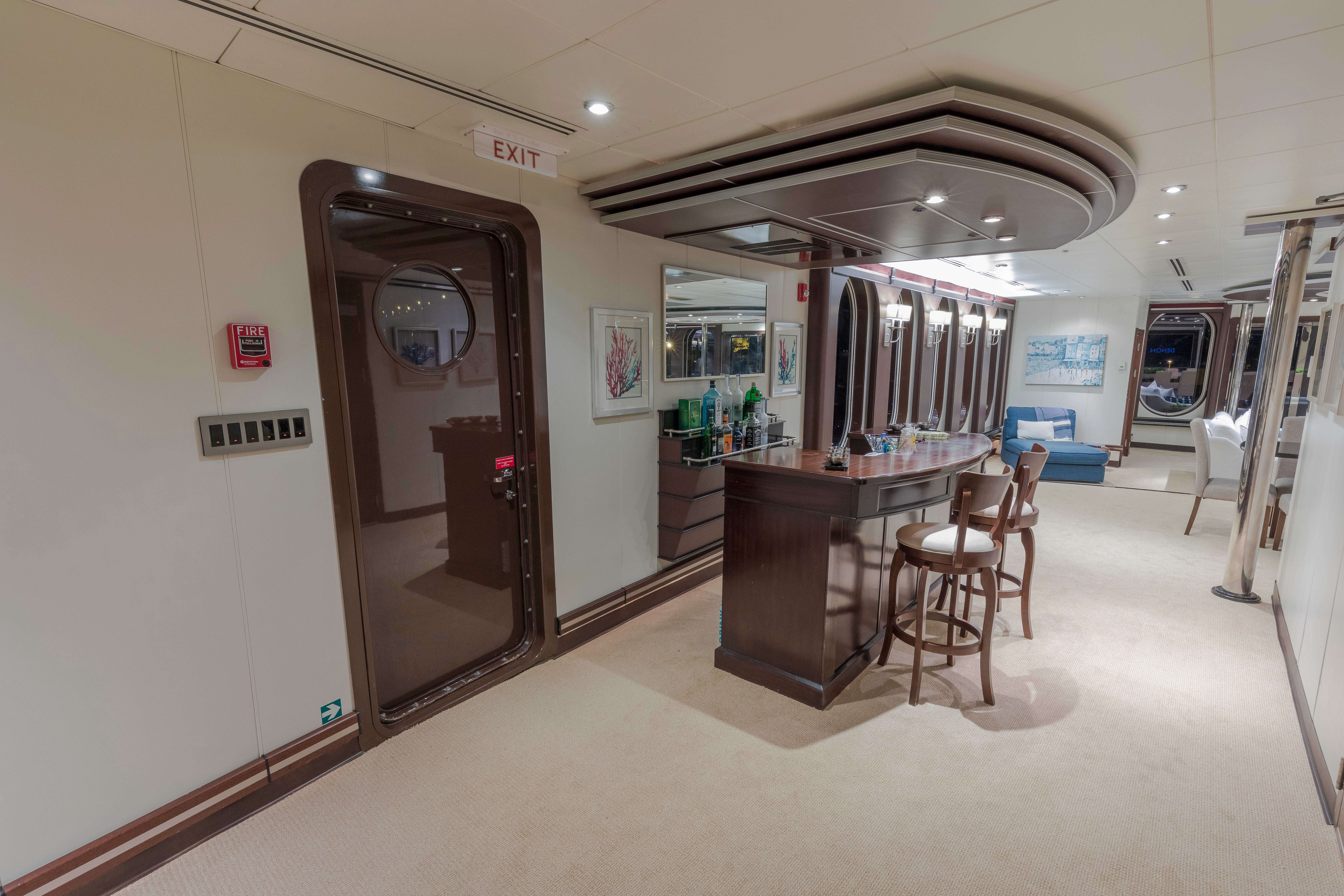 Yacht GLOBAL, Shadow Marine | CHARTERWORLD Luxury Superyacht Charters